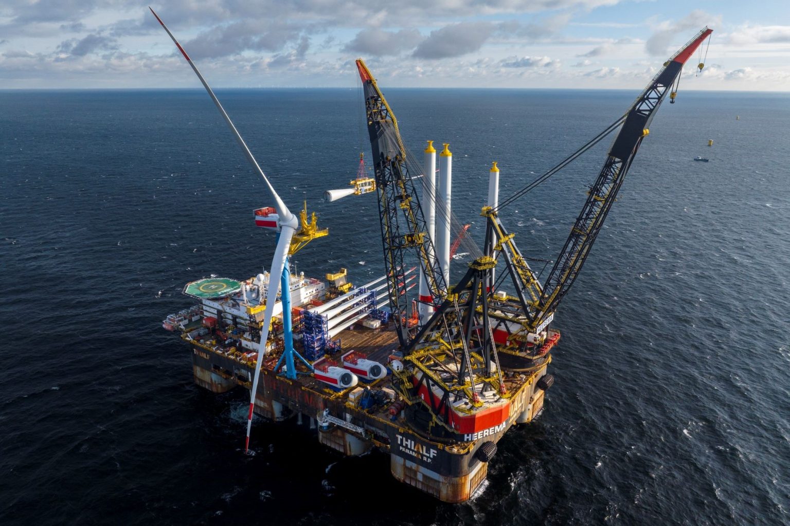 Fugro’s QuickVision® allows Heerema to accurately position wind ...